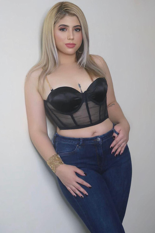Escort Model Virtuous Chubby Companion In Lacquer Frankfurt FFM Sex Call Girl Escort-Service
